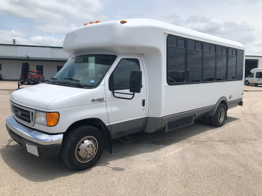 Midsize: Ford E450 ElDorado (#251807) - Carpenter Bus
